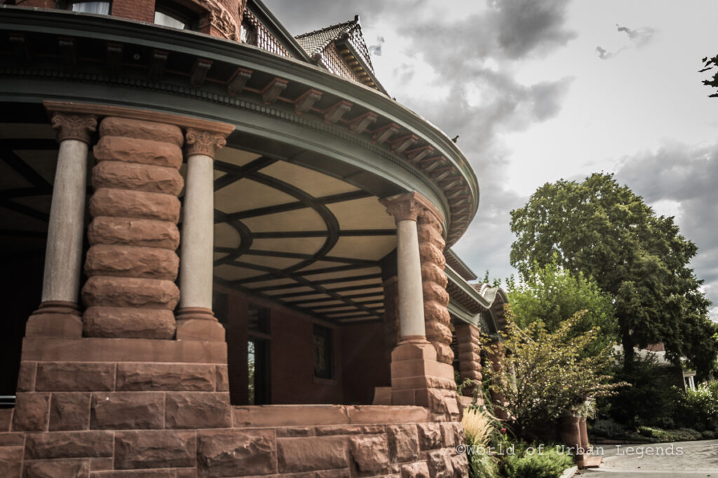 Salt Lake City: McCune Mansion - World of Urban Legends